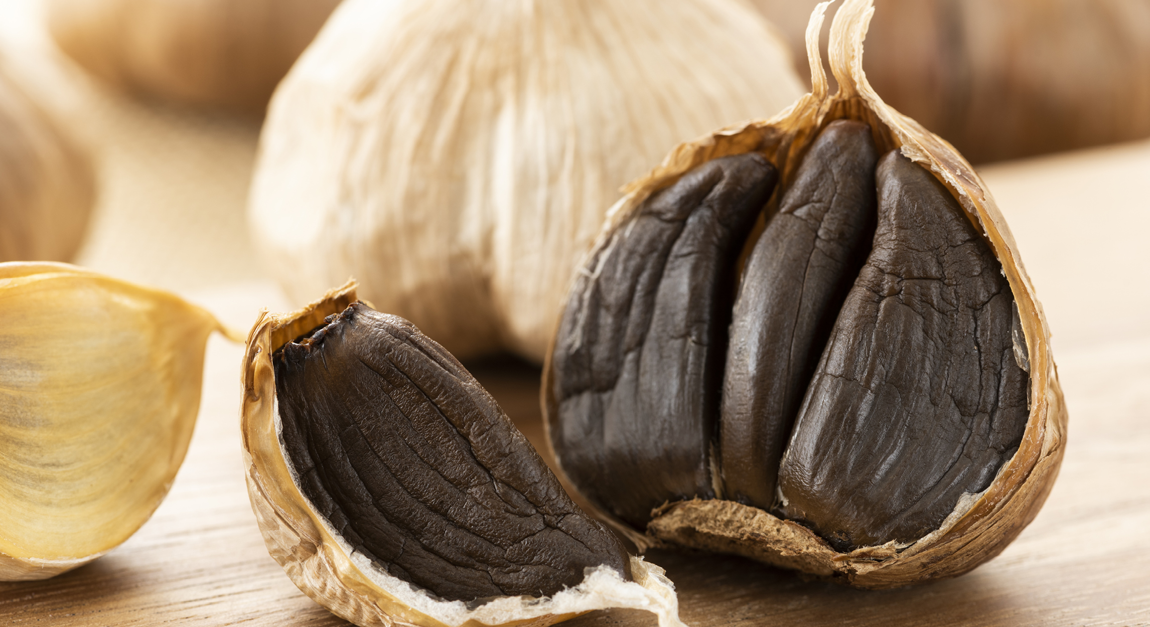 Tout savoir sur l'ail noir : un super-aliment culinaire et nutritionnel